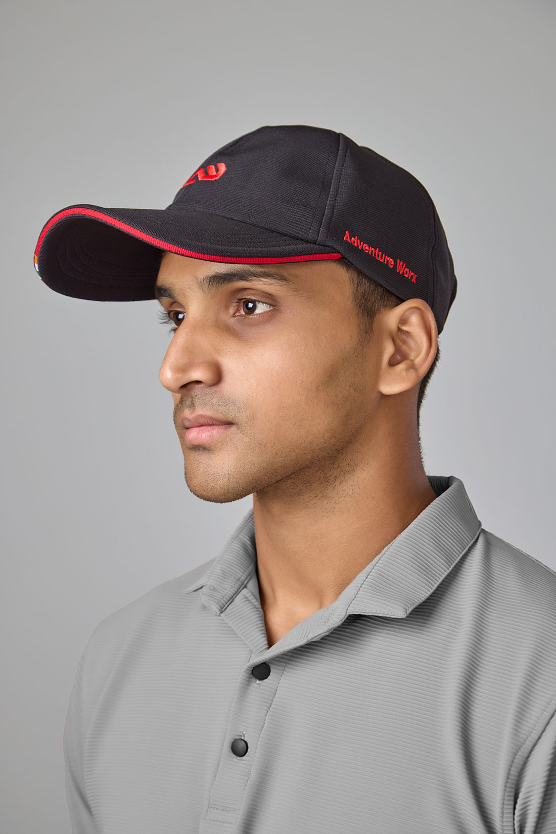 Discover the ultimate convenience with our waist pouch