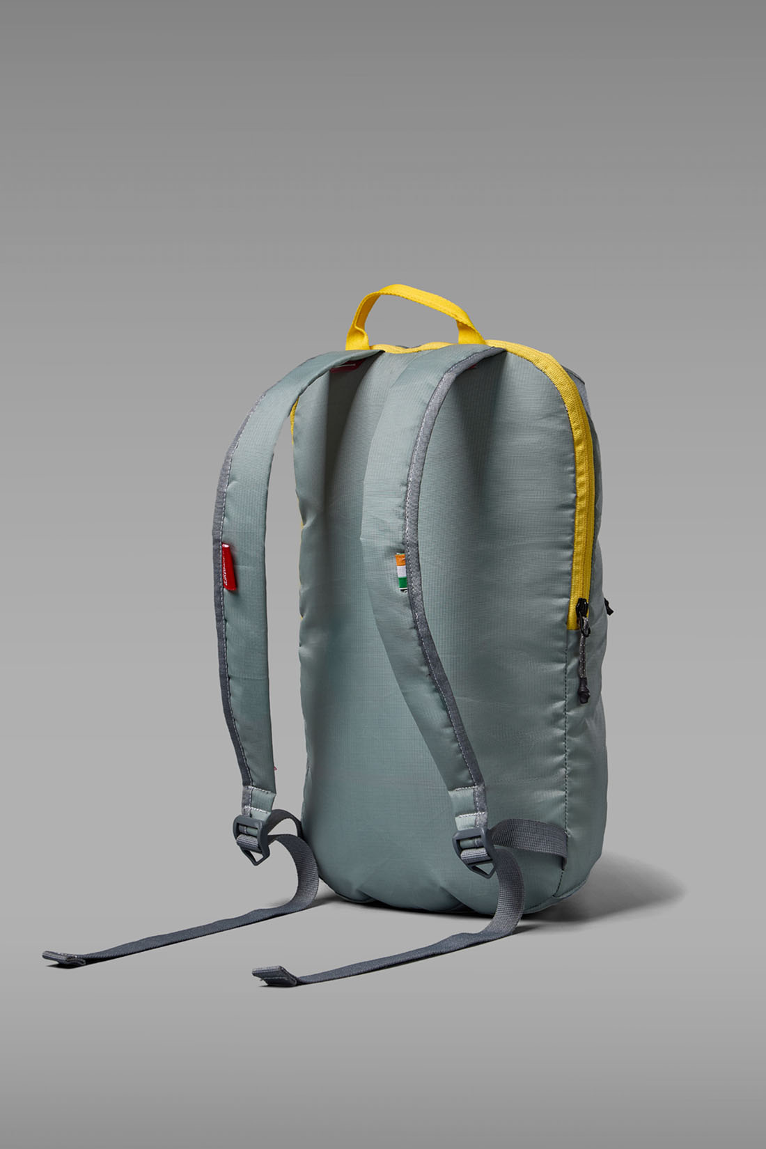 Tosh 8L Lightweight Backpack for day hikes & casual outings – Compact ...