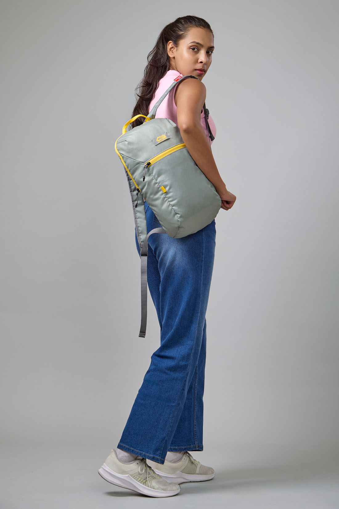 Tosh 8L Lightweight Backpack for day hikes & casual outings – Compact ...